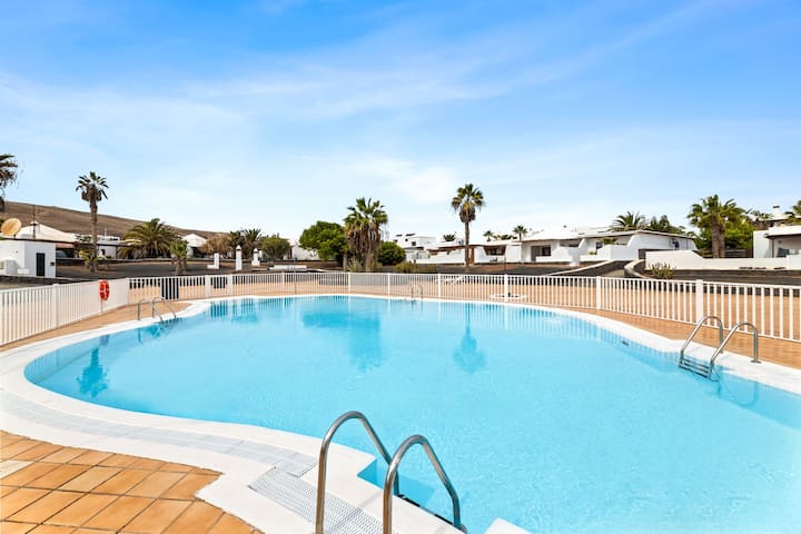 Home2book Serene Canary Style House, Garden & Pool - Playa Blanca