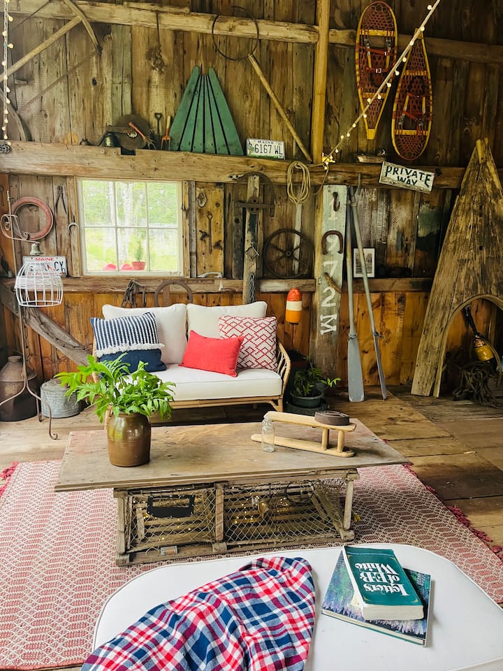 Hideout207
Rustic Barn Glamping - Bath, ME