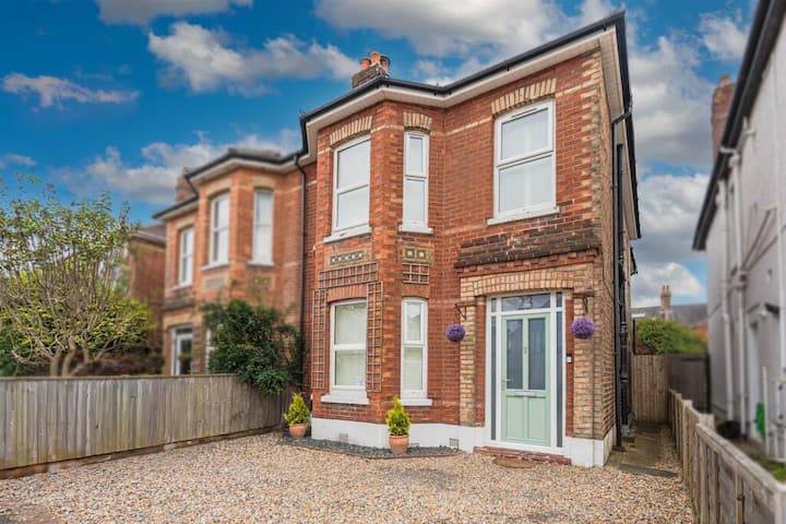 Welcome To 'Above & Beyond' Beach, Garden, Parking - Bournemouth