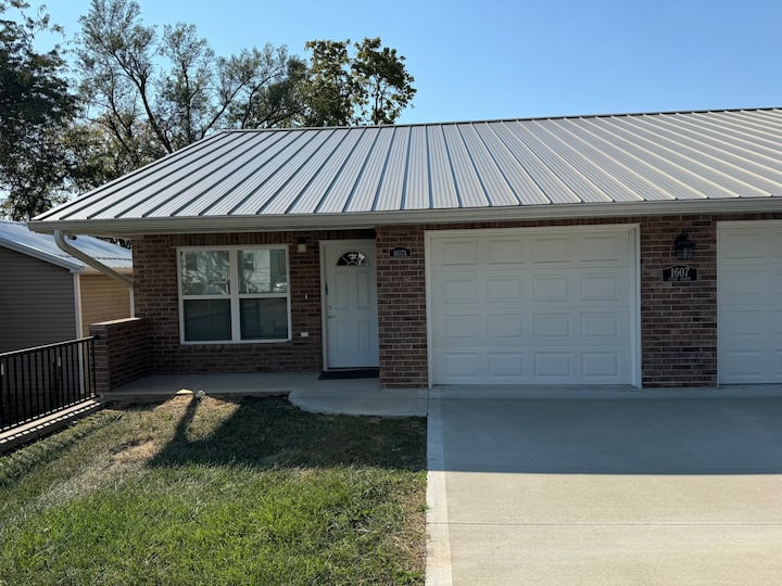Spacious 1 Bed, 1 Bath Wgarage - Rolla, MO