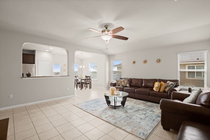 Prime Location Near Major Shopping~dell~samsung - Pflugerville, TX