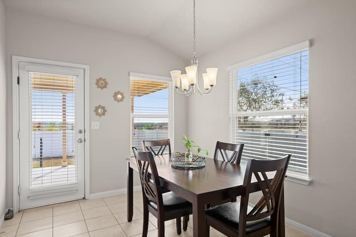Prime Location Near Major Shopping~dell~samsung - Pflugerville
