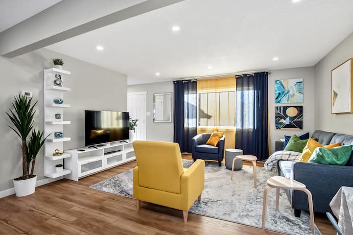 3br-1 King, 2 Queen Tranquil House Near Downtown - Calgary