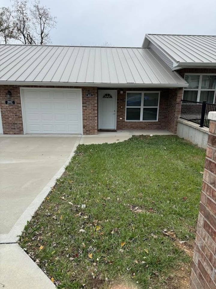 Close To S&t 1 Bed& Bath Wgarage - Rolla, MO
