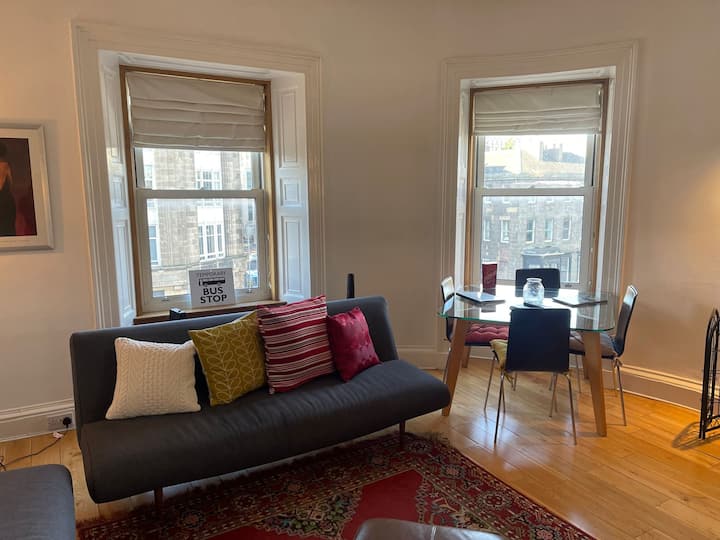 Classical 19th Century Edinburgh Stair - 3 Bedroom - Edimburgo