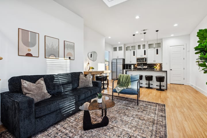 Dallas Retreat-4 Beds & Garage No.3703 - Dallas, TX
