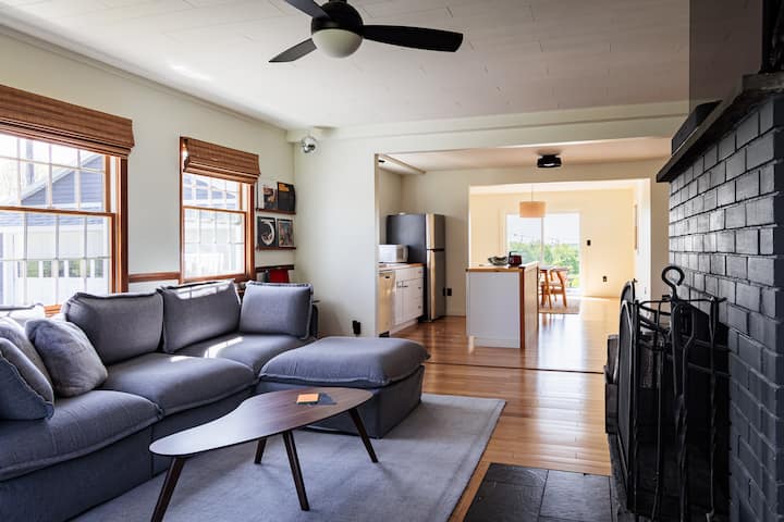 Hilltop Retreat With Hot Tub In Livingston Manor - Livingston Manor, NY