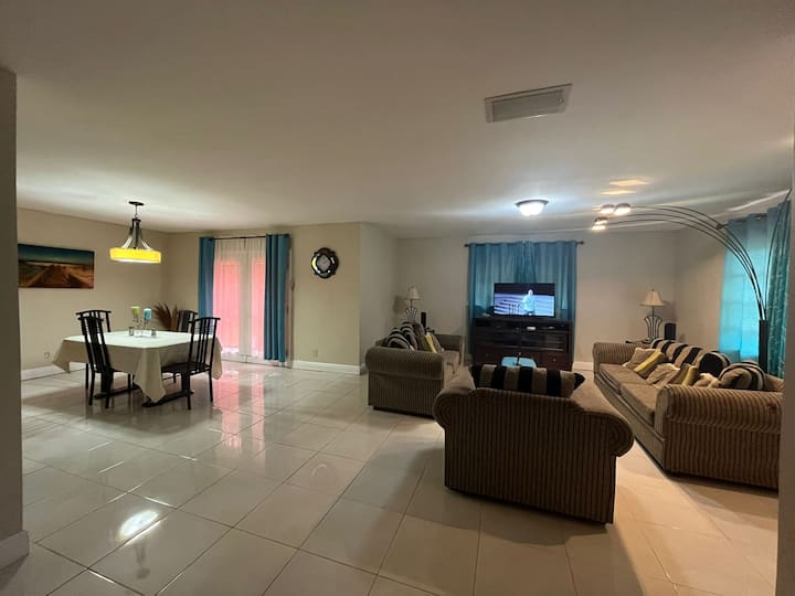 Island Comforts - Freeport