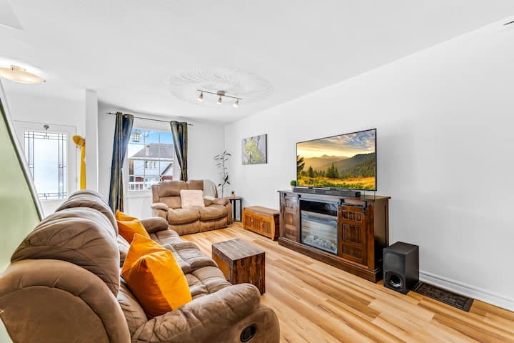 West Toronto | Free Parking | Covered Patio - Toronto