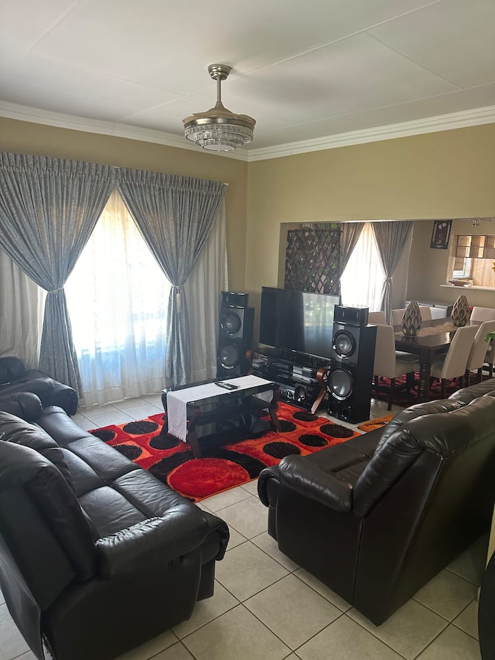 Short Left And Enjoy Harties - Hartbeespoort