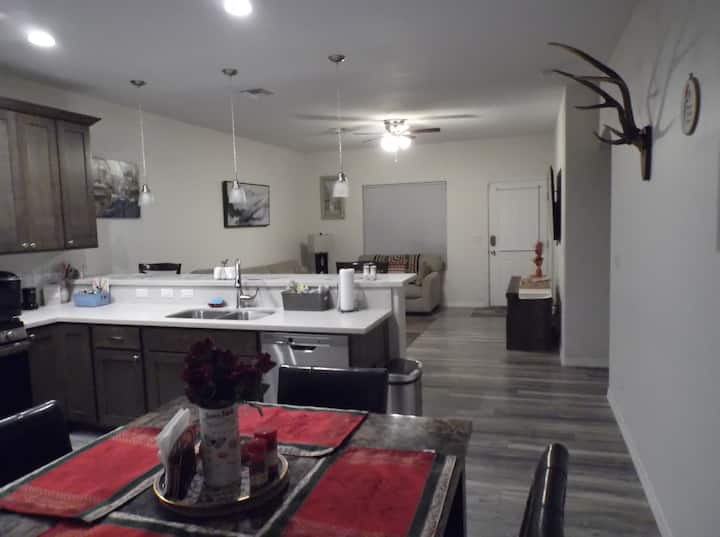 Quiet House Close To The River - Bullhead City, AZ