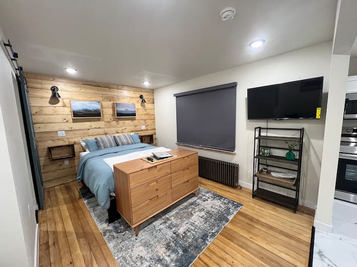 Mid-luxury Downtown Studio - Fairbanks, AK