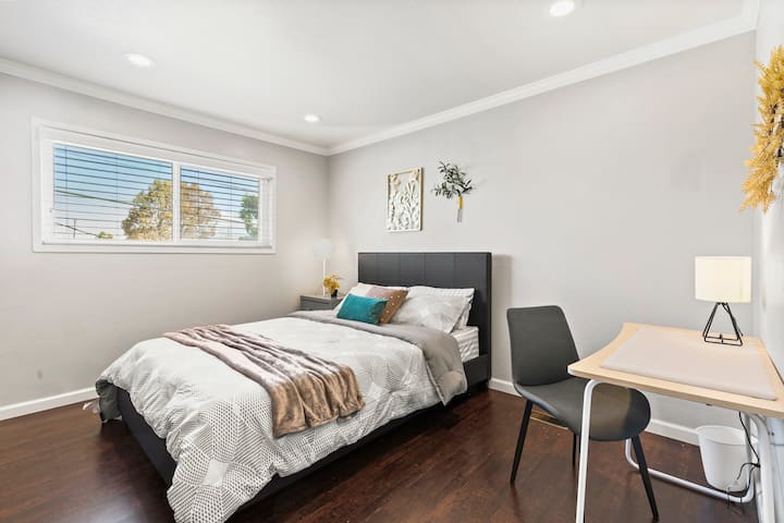 Jane's Home (Ws) | Central Location Room -B - Mountain View, CA