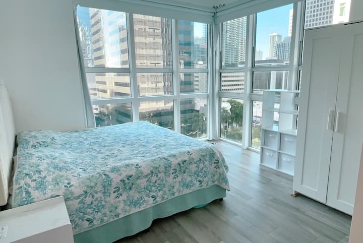 Amazing Brickell Luxury Condo - Key Biscayne, FL