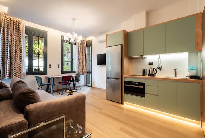 Luxury Bauhaus Athens - 201, In The City's Heart - Atenas