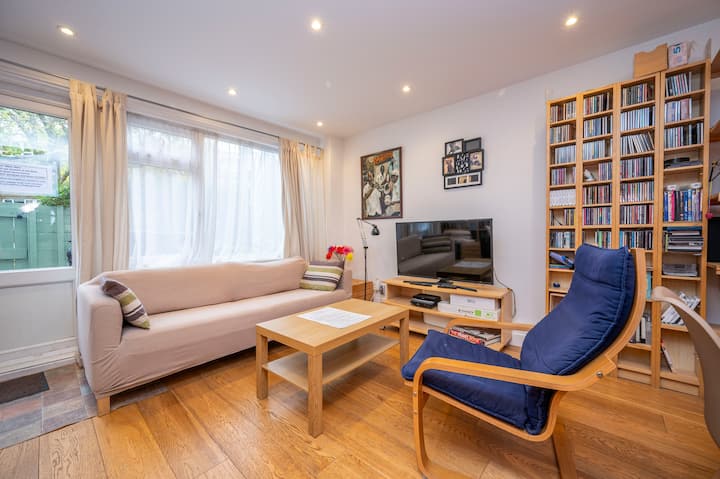 Spacious 2br W/free Parking & Patio | Near Tube - Southgate - London