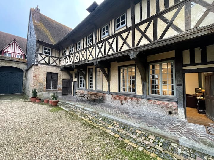 Appartement Dans Manoir Du Xvi èMe Centre-ville - Pont-l'Évêque