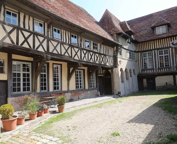 Appartement Dans Manoir Du Xvi èMe Centre-ville - Pont-l'Évêque