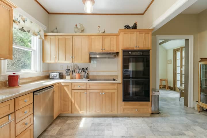 Sunny Cottage 1 Min To Omni Homestead - Hot Springs, VA