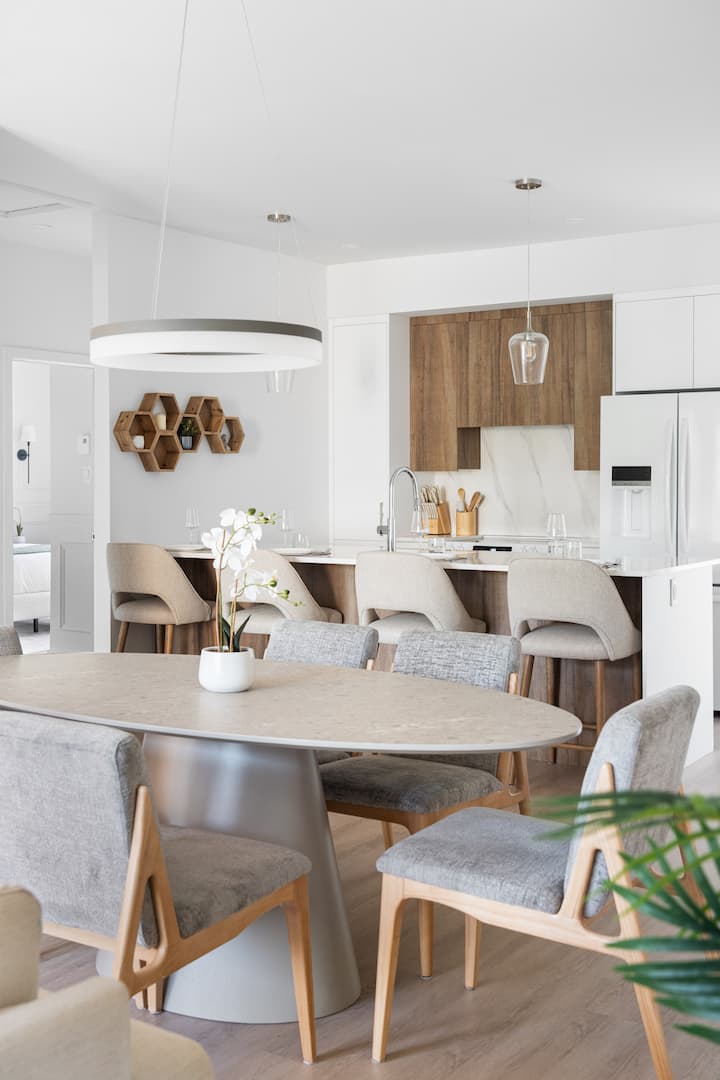 Dream Home Retreat - Penthouse - Mirabel