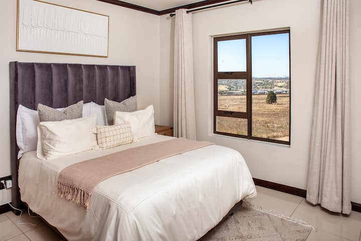 Lasting Impressions: Wifi, Parking & Self Check-in - Centurion