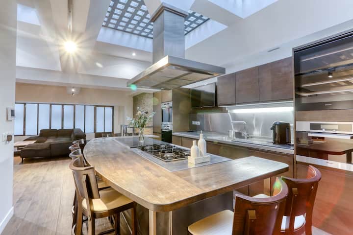 Luxe De 120 M2 Sur Les Champs-elysées - Paris