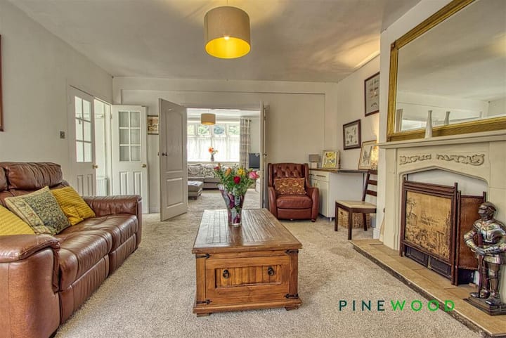 Charress House, 7 Beds, 4 Recep, 3 Bath, Sleeps 18 - Sherwood Forest