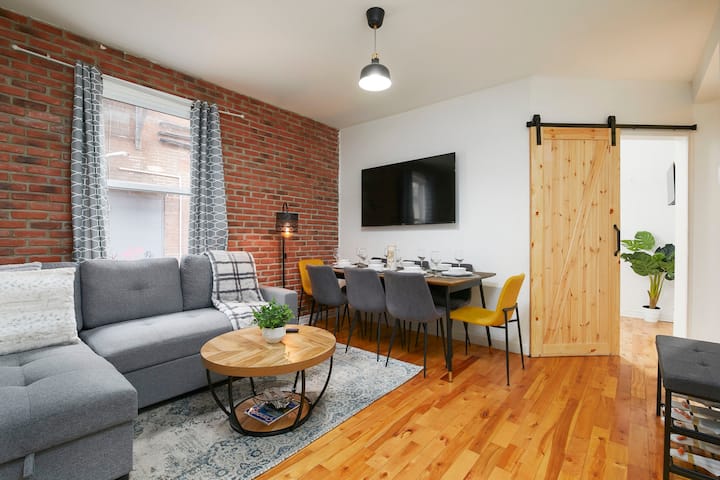 Stylish 3br Loft | 10 Guests | Heart Of Plateau - Olympic Stadium