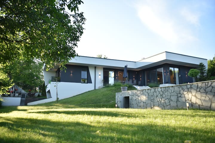 Rent Your Family Retreat - Novi Sad