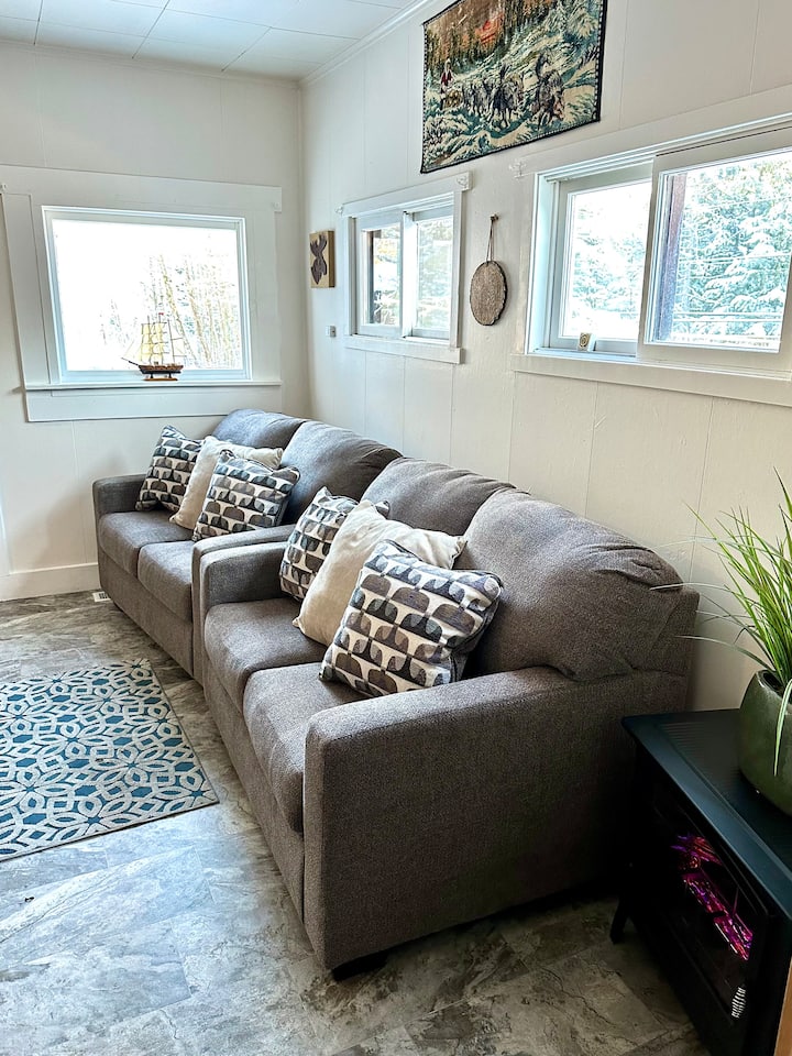 Auke Ridge Retreat - A Short Walk To The Harbor! - Juneau, AK