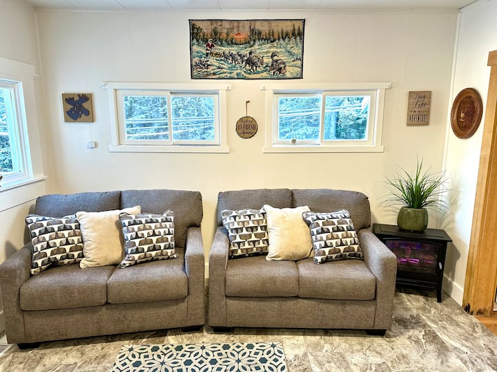 Auke Ridge Retreat - A Short Walk To The Harbor! - Juneau, AK