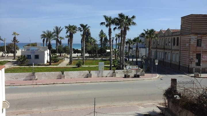 Formula Con 2 Lettini + 1 Ombrellone Spiaggia - San Vito Lo Capo