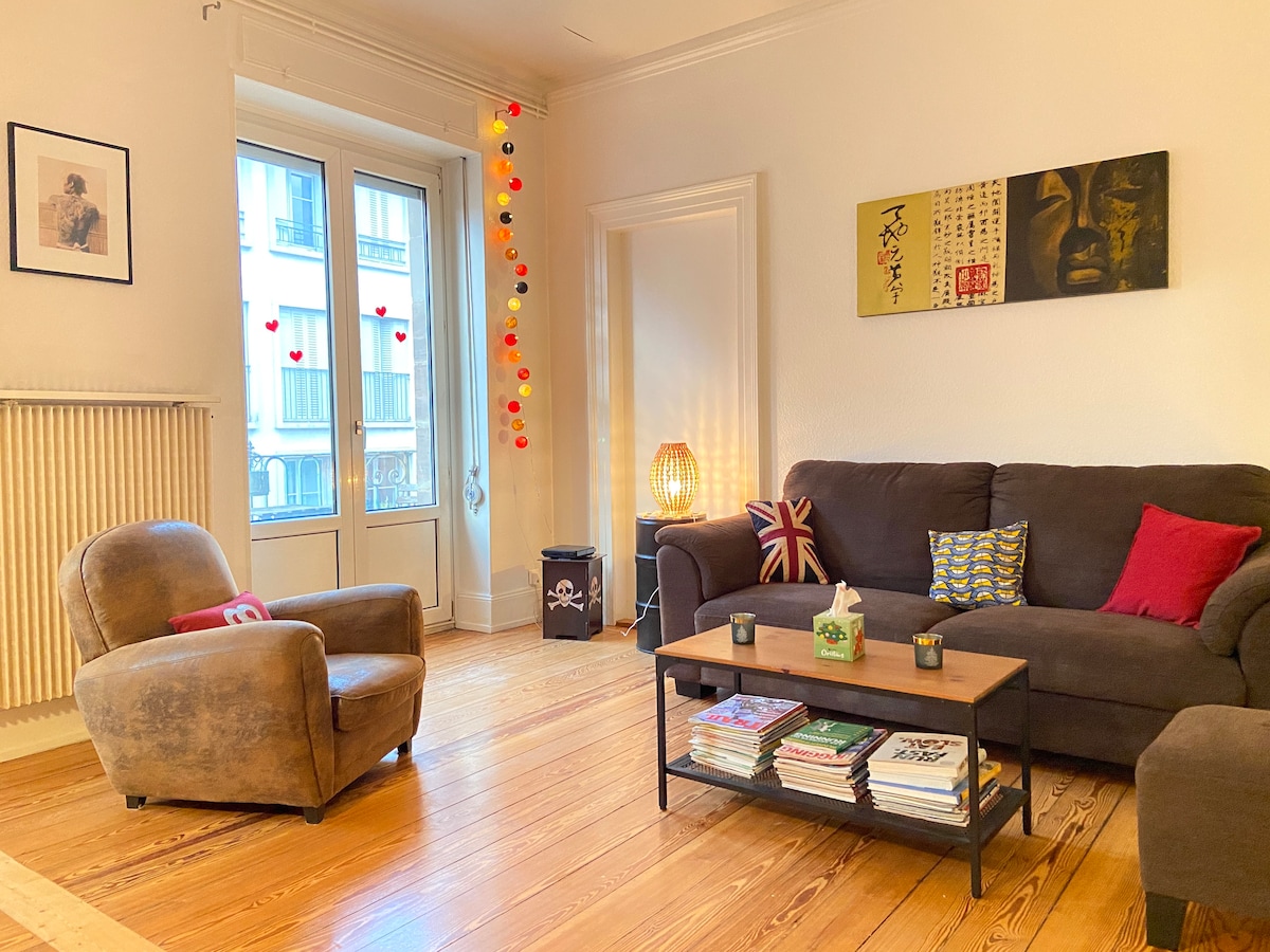 Le Parchemin – 2-Piece Apartment with Cathedral View - Apartments for ...