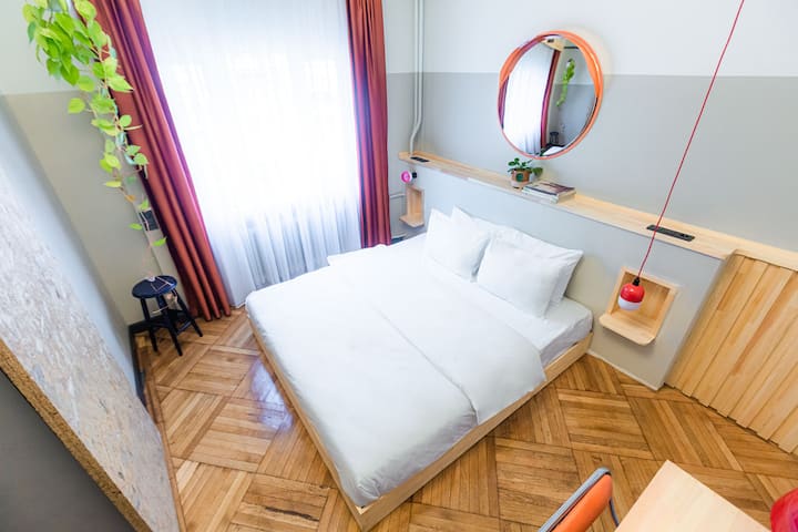 Popstel Red Room The First - Karaköy