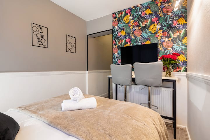 85.3 - Modern Boutique Cosy Studio Apt - London