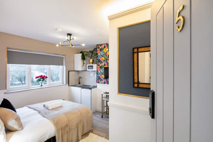 85.5 - Modern Cosy Boutique Apt - London