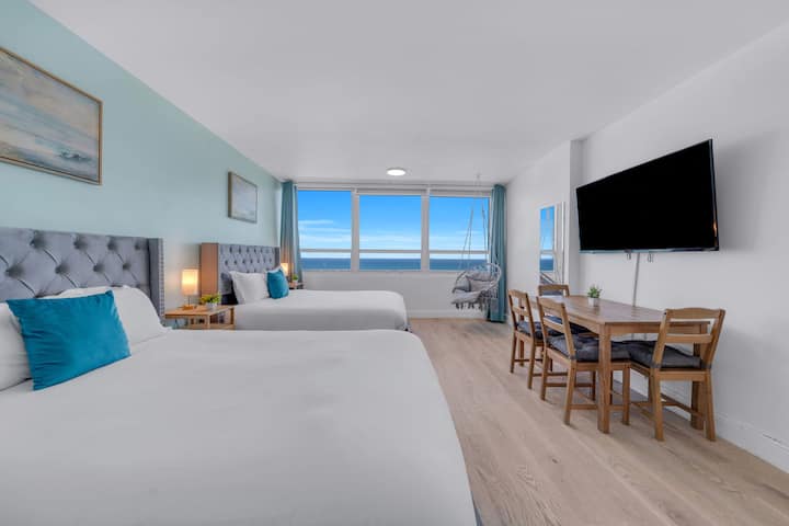Panoramic Ocean View | Pool, Gym + Free Parking - Miami Beach, FL