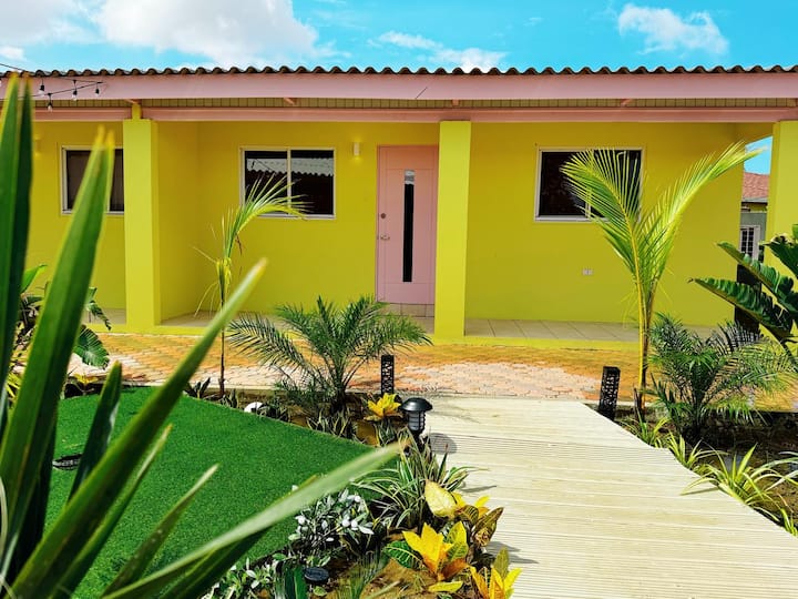 Sunny Oasis Aruba Boutique Close To Beaches & More - Aruba
