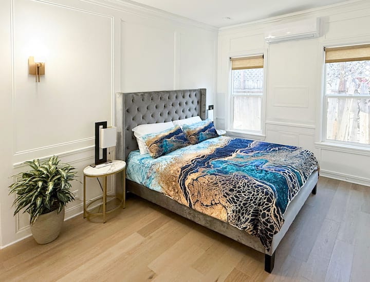 Charming Historic Santa Monica Guest Suite - Santa Monica, CA