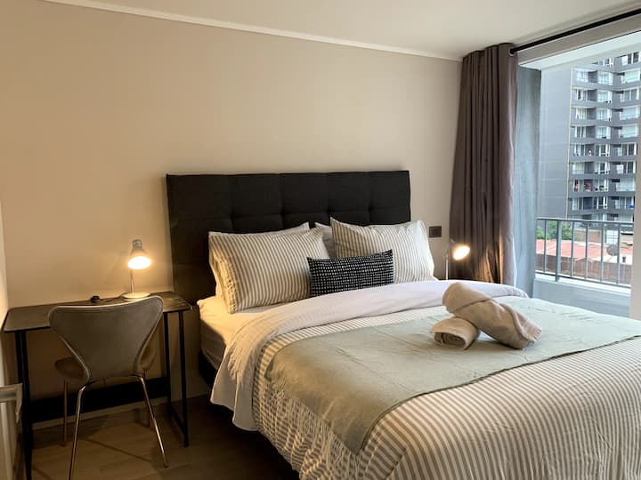 Relajante Y Luminoso Depto En El Centro - Santiago