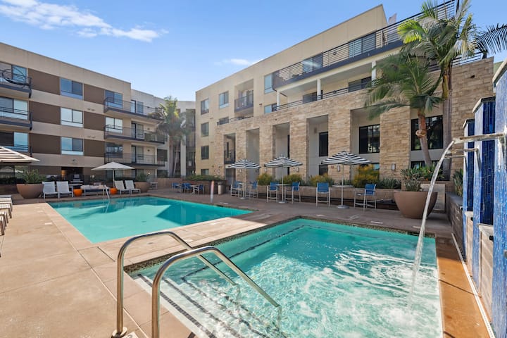 Resort-style Penthouse: Jam-packed With Amenities! - Sorrento Valley - San Diego