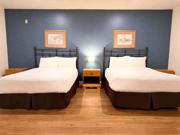 Executive 2-bed Suite W/ Office - Saint Marys, ON, Canada