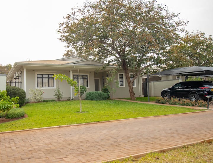 Madriann Holiday Home - Victoria Falls