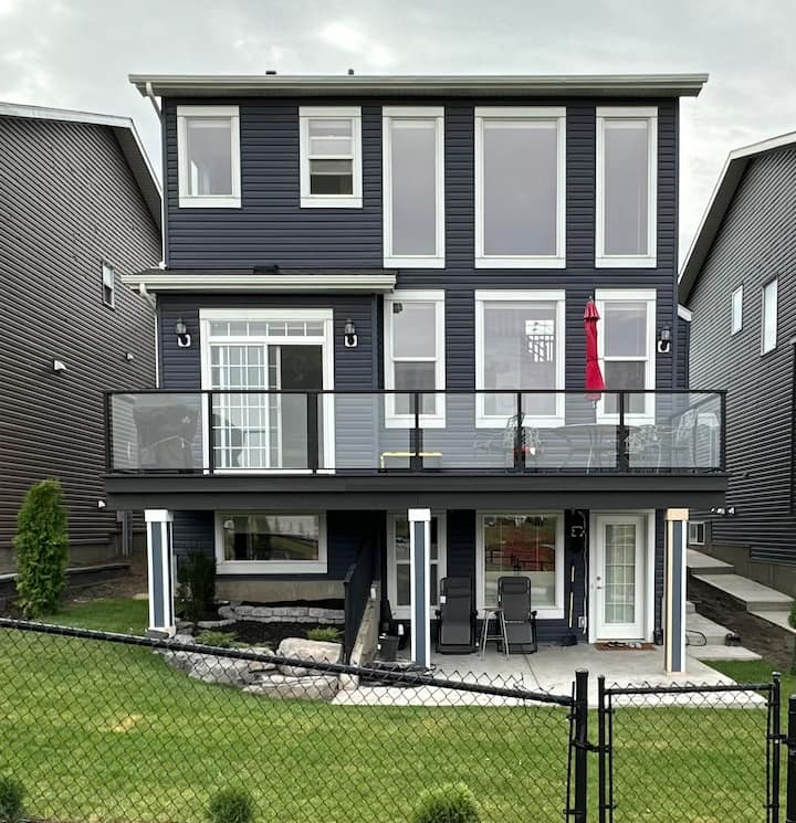 Dream Home With Loads Of Space - Calgary