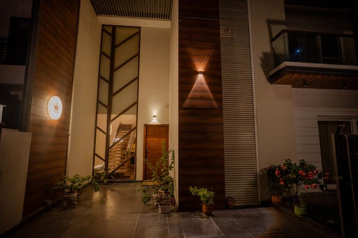 Vamsa : 4 Bhk Boutique Home Stay Near The Airport - Sahibzada Ajit Singh Nagar