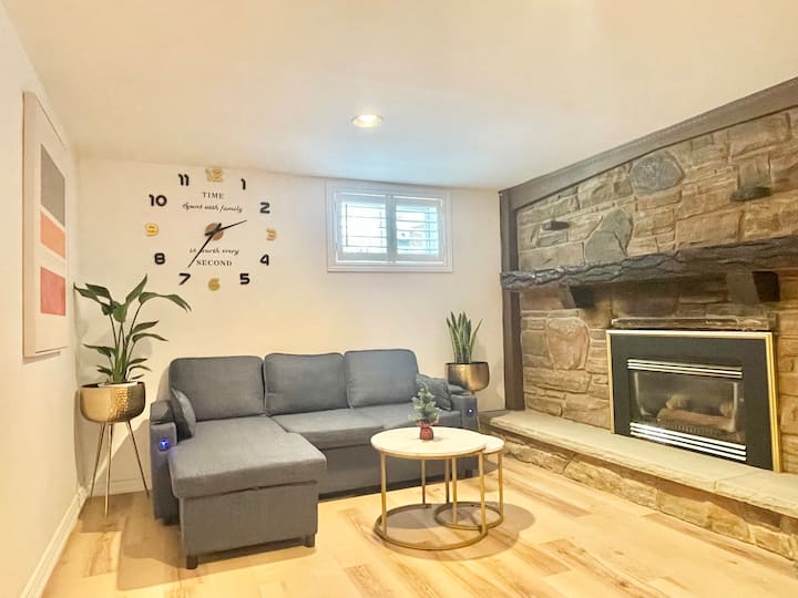 Georgian Mall – Private Room [N] - Barrie