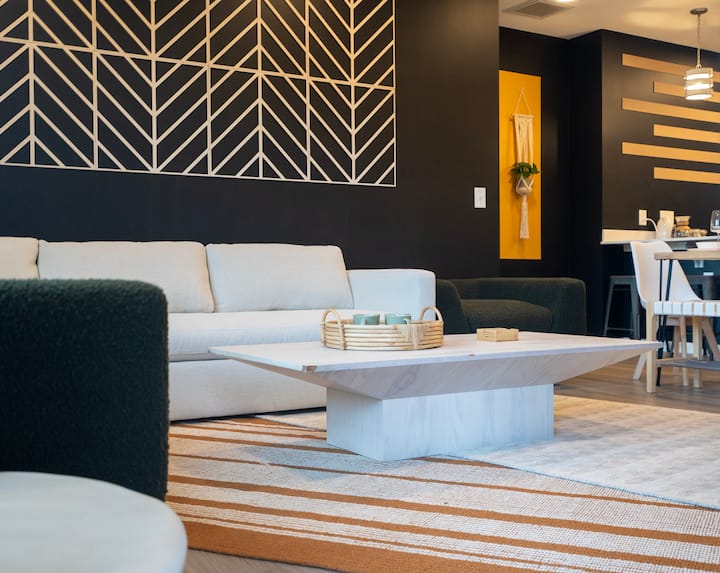 Amazing Location, 2 King Beds, Modern Loft - Spartanburg, SC