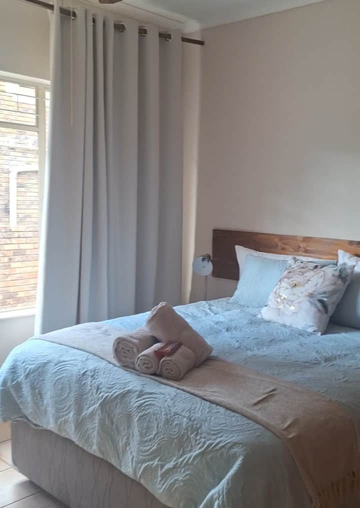 Mountain View From Your Bed - Hartbeespoort