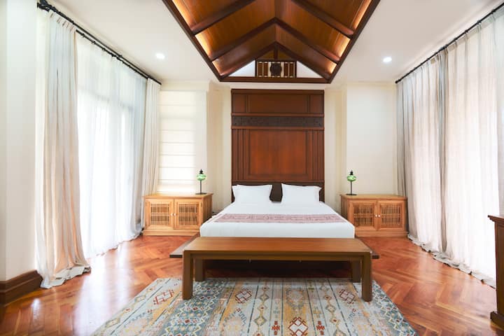 清迈纳朵泰式兰纳风格5房9床网红豪华私人泳池热带花园别墅紧邻魏功甘古城 - Chiang Mai