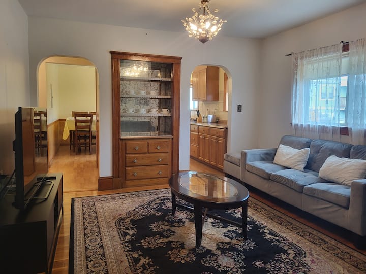 Homey 5b2b Apartment Near Harvard Sq & Mit - Newton, MA